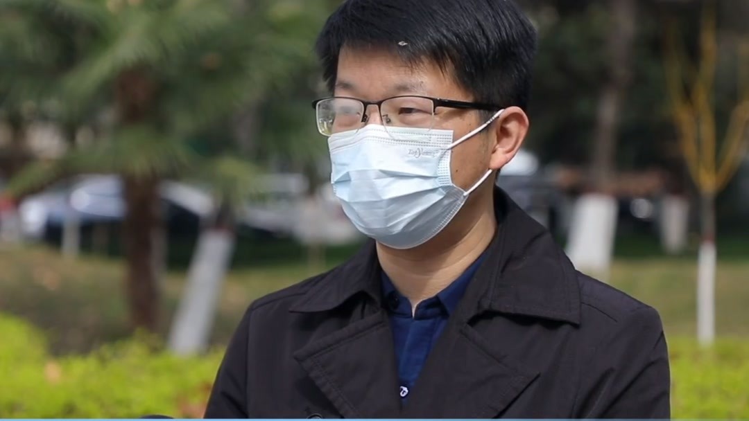 西安一确诊被一口痰传染,专家:应对奥密克戎户外也要戴口罩