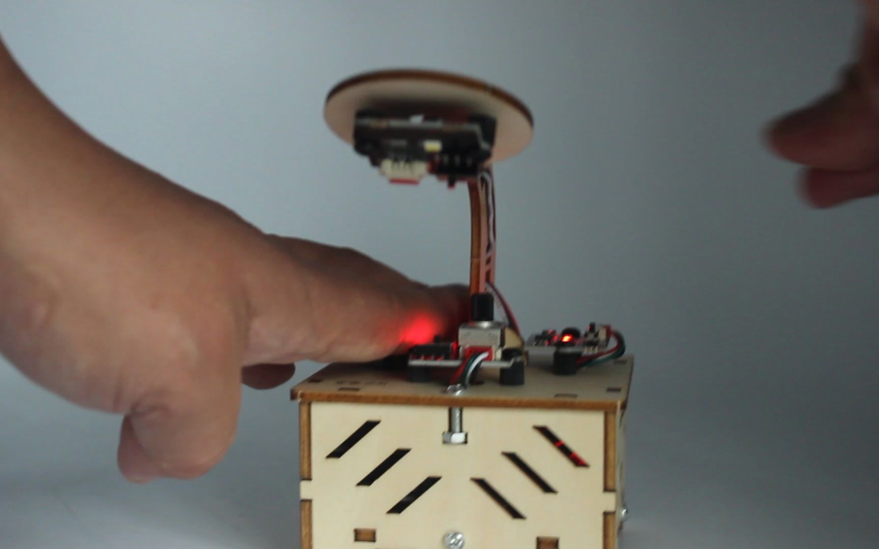 ...start创客椴木Arduino作品Mixly编程Scratch编程齐护编程 智能台灯 ...