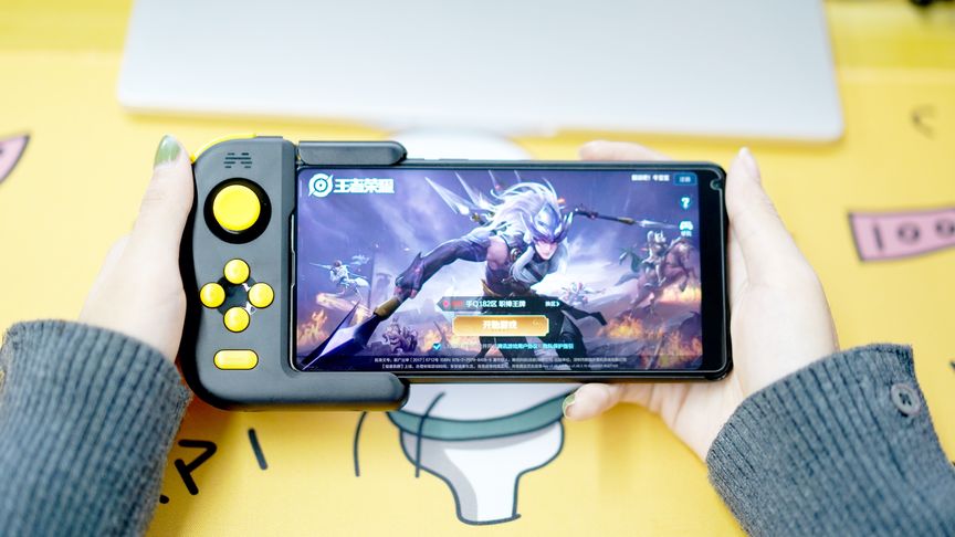 用手机玩游戏到底需不需要手柄?北通H1有话说!