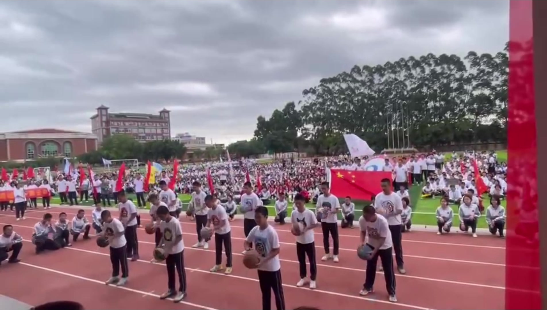 关于校运会老师叫我跳篮球操我却跳只因这件事