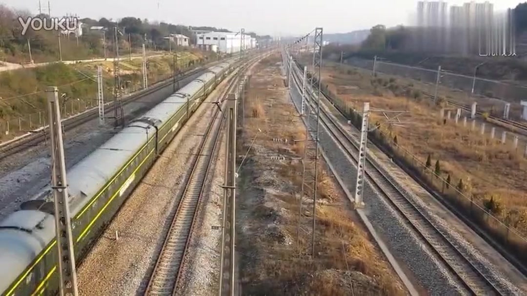 老京广线上飙车的直达特快!京昆Z162次通过长沙捞刀河站