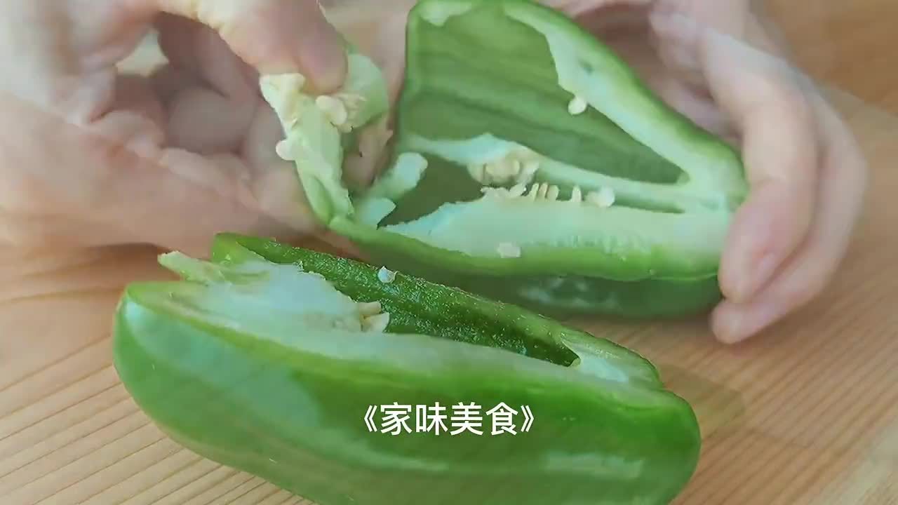 想吃披萨不用买,不用烤箱在家也能做,做法超简单,比卖的还好吃
