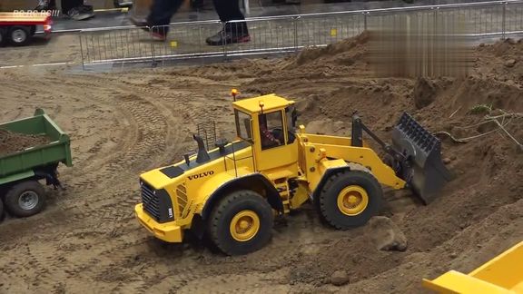 大型RC模型施工现场 RC卡车挖掘机 斯堪尼亚 MAN