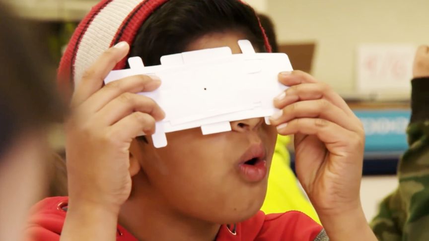 这个用纸片做成的显微镜,支持用手机拍摄微生物你信吗?