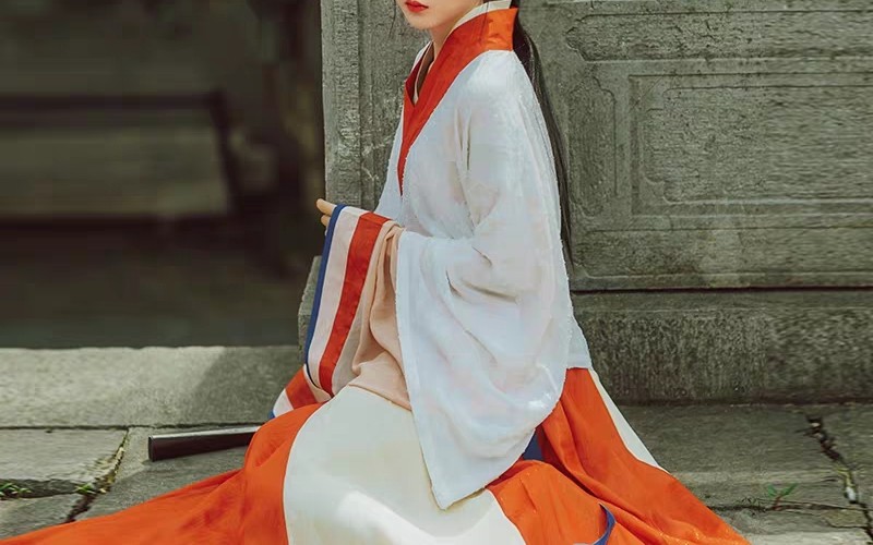 【山茱萸 忍冬藤 上身视频】忍冬藤真的美貌