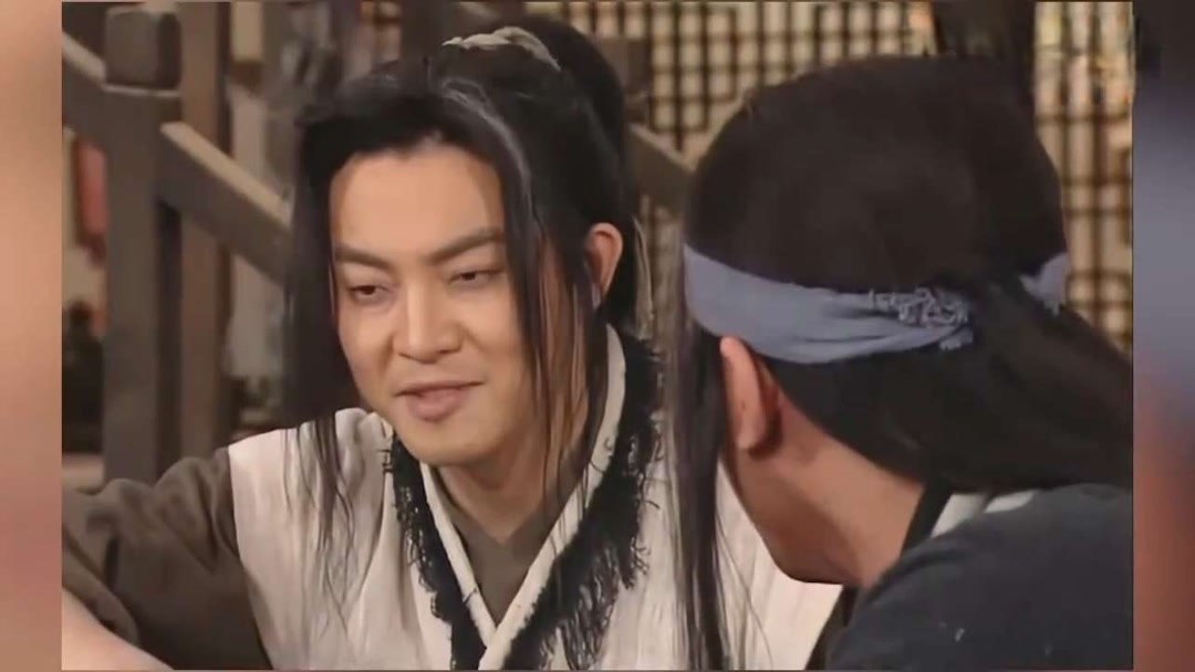 武林外传:姬无命嘲笑起了白展堂,太穷寒酸了,新衣服都买不起
