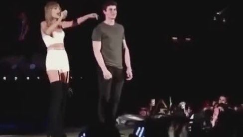 霉霉Taylor Swift在演唱会中,现场大合唱集锦