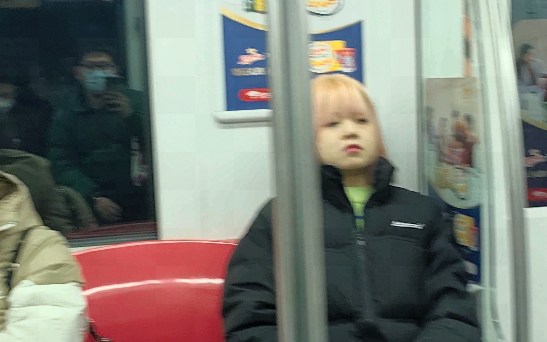 南京地铁2号线02x027028(02014)车组运行于奥体东-集庆门大街区段