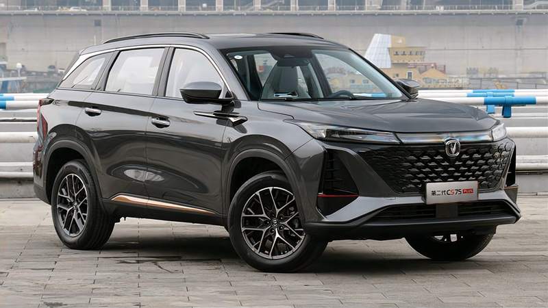 第二代长安CS75plus上市!12.49万起,全系爱信8AT,内饰更精致