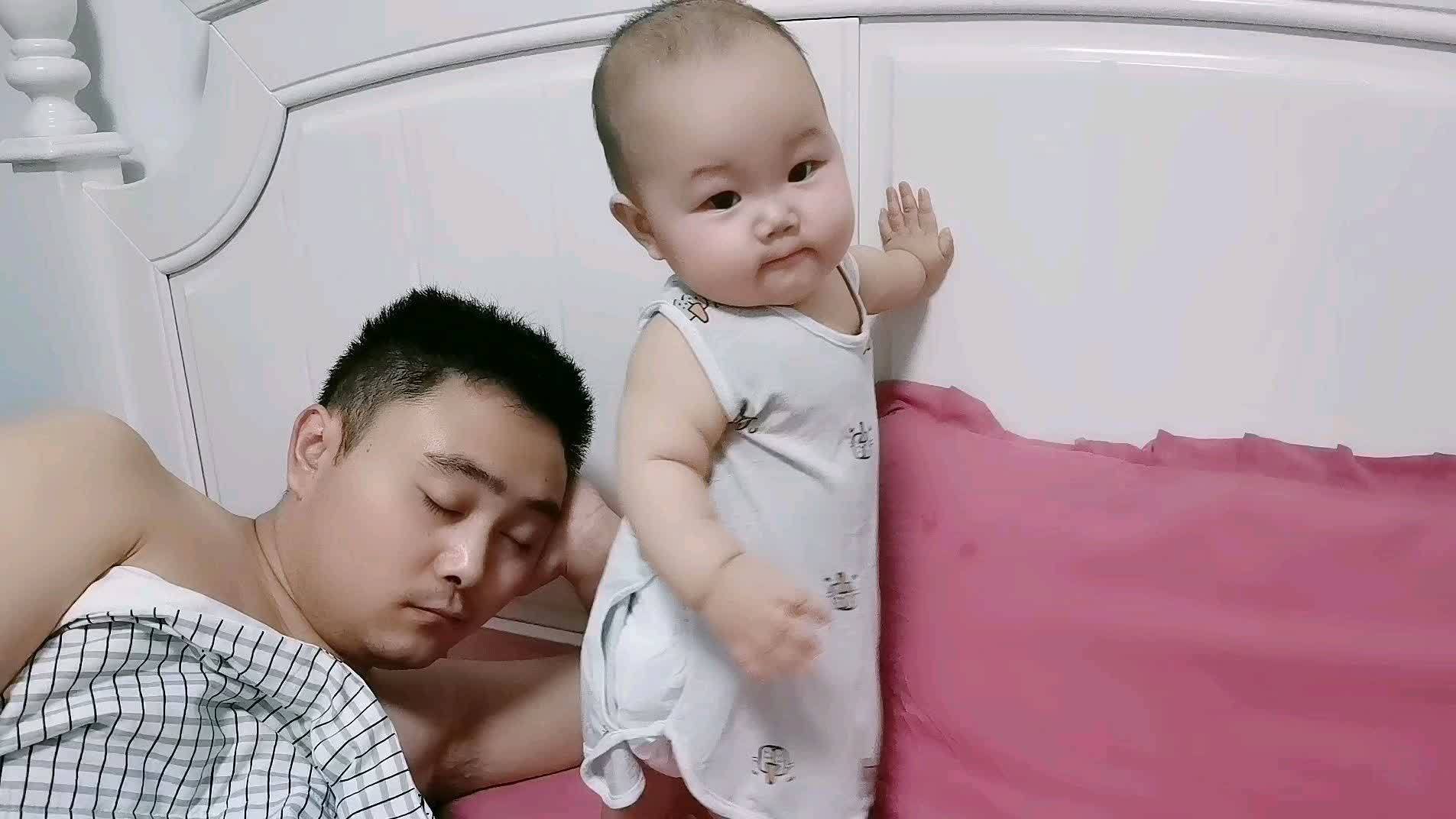 什么都不怕,就怕宝宝夜里对我笑,太难了想哭