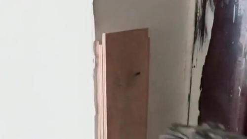 表弟安装入户门套,当时我教给他的技术,没想到现在比我都厉害了