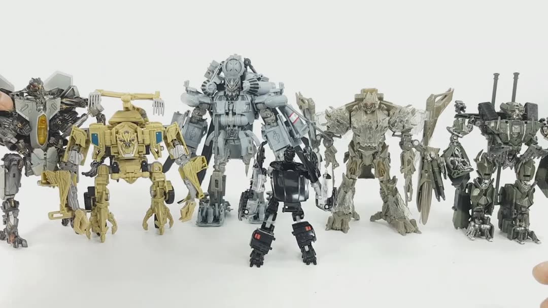 变形金刚1:狂派威震天、霸天虎、路障、红蜘蛛、吵闹等一行人