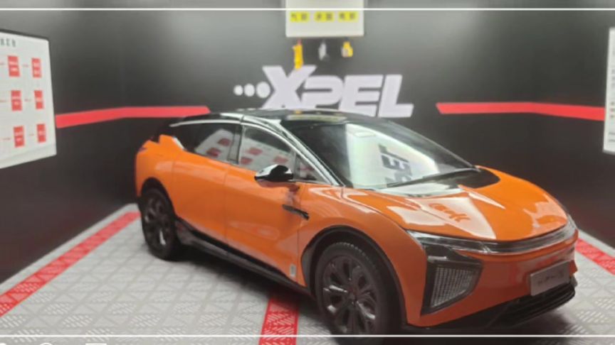 #汽车模型 高合原厂全开模型洗车场场景自拍