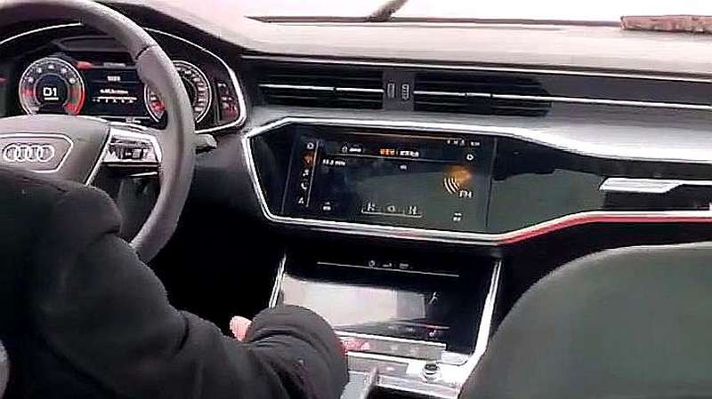 全新奥迪A6L的主动刹车系统,太稳了!