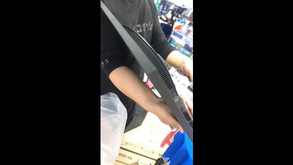 两台联想一体机+四台联想显示器,一体机整好系统,安装好办公