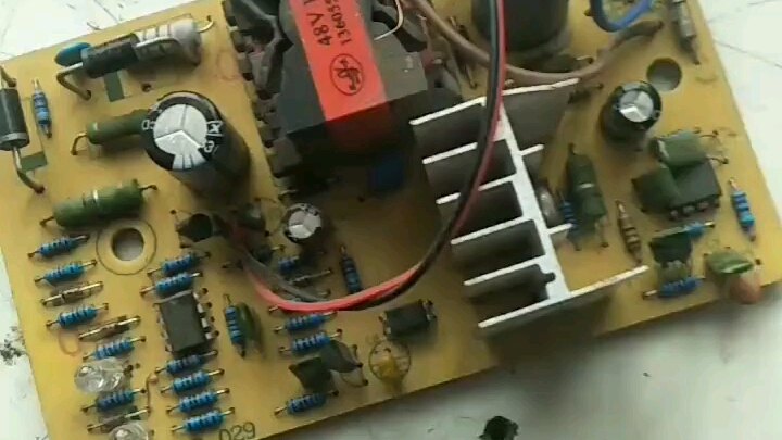 电动车充电器坏了我教你怎么修