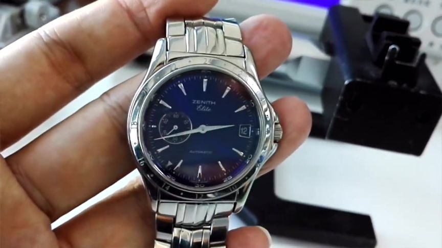沈阳修表师傅经验分享:买机械表时要让店员用校表仪检测一下