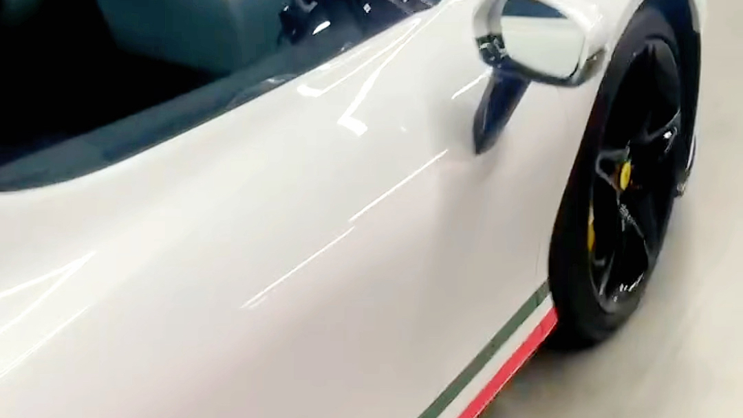 法拉利现场安装测试拆型GPS定位防盗系统