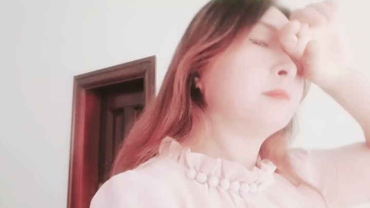 刚刚起床的我,拉开窗帘 推开门 ,来感受清晨的美景和新新空气