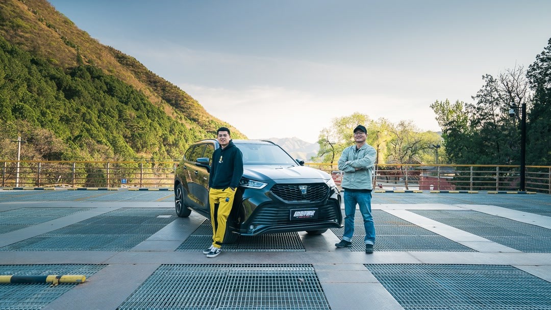 适合家庭使用 试驾皇冠陆放