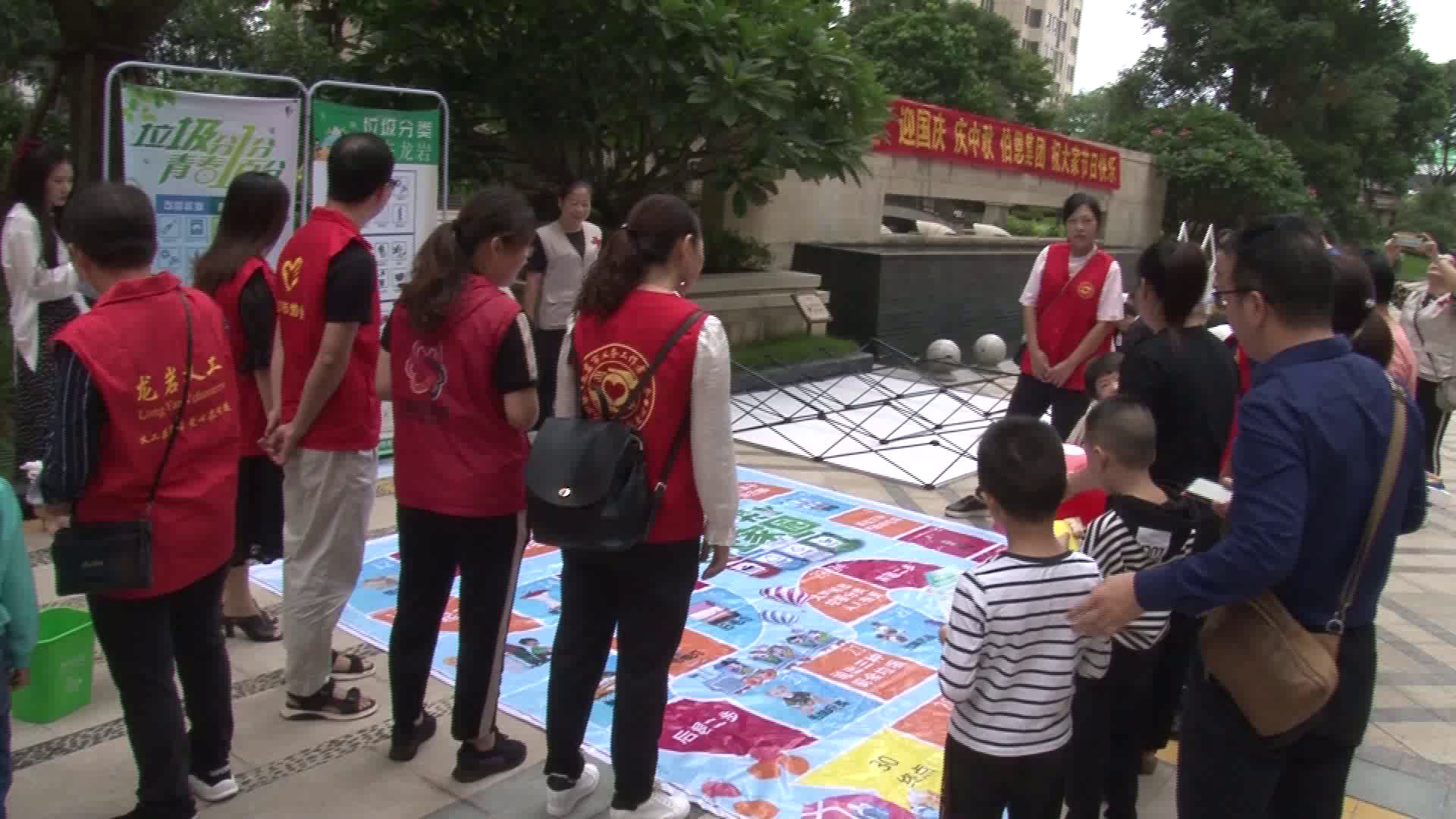 新罗区开展“垃圾分一分,青春一百分”志愿服务活动
