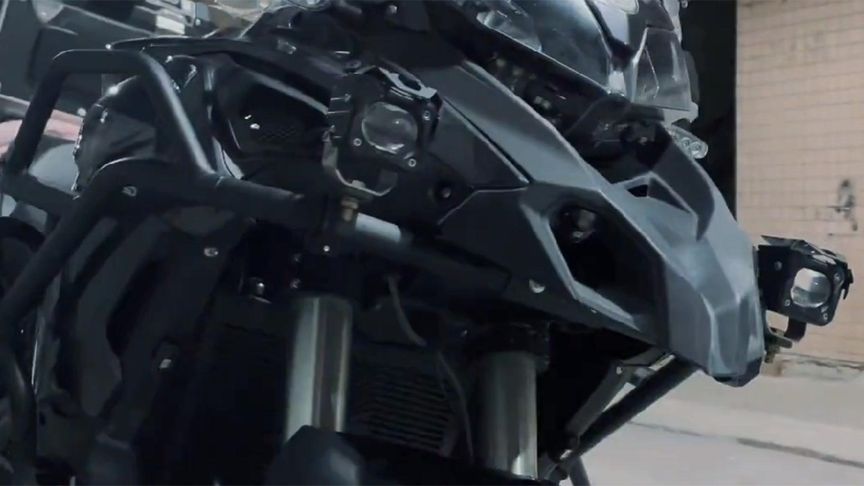 夜航爆闪灯领航灯夜航灯汽车摩托车电动车自行车爆闪灯免接线