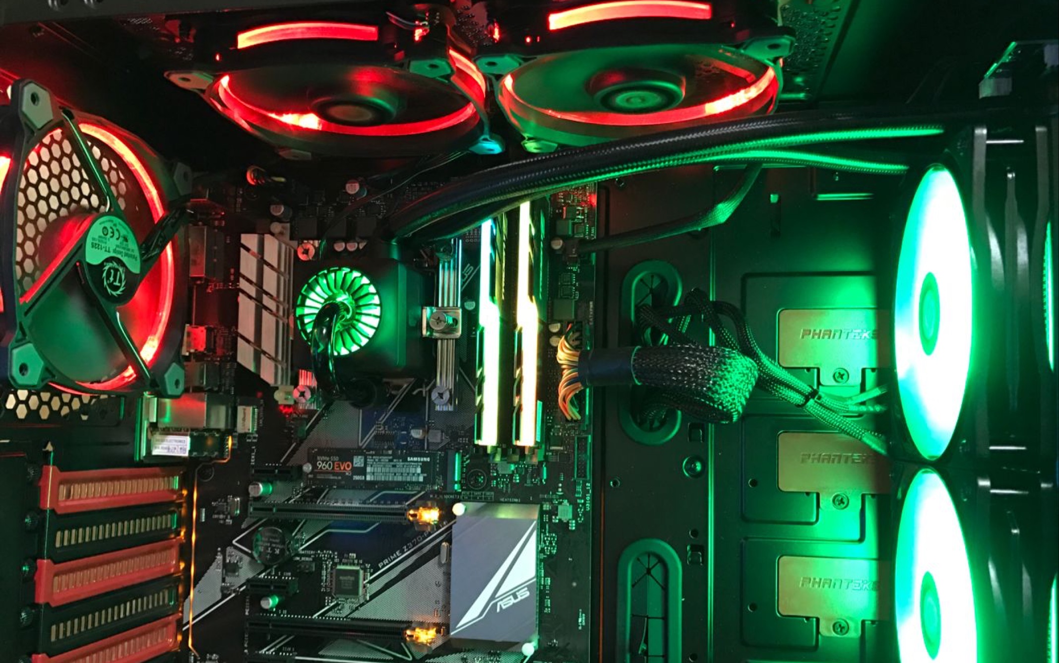 超级电脑。显卡居然又降价了!这配置能流畅吃鸡最高特效!在西湖和...