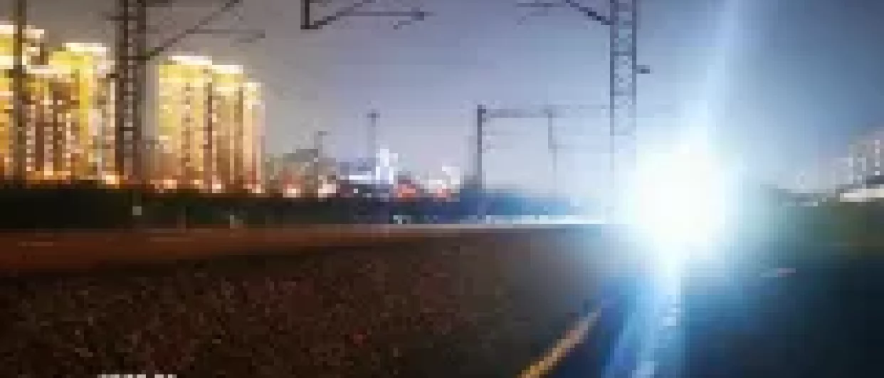 2020年除夕夜,德州开往北京的图定内燃客车k7730次,从天津方向开来,...