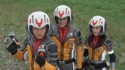 利用瞬间移动来和怪兽对抗,幸好模组怪兽鼎力相助