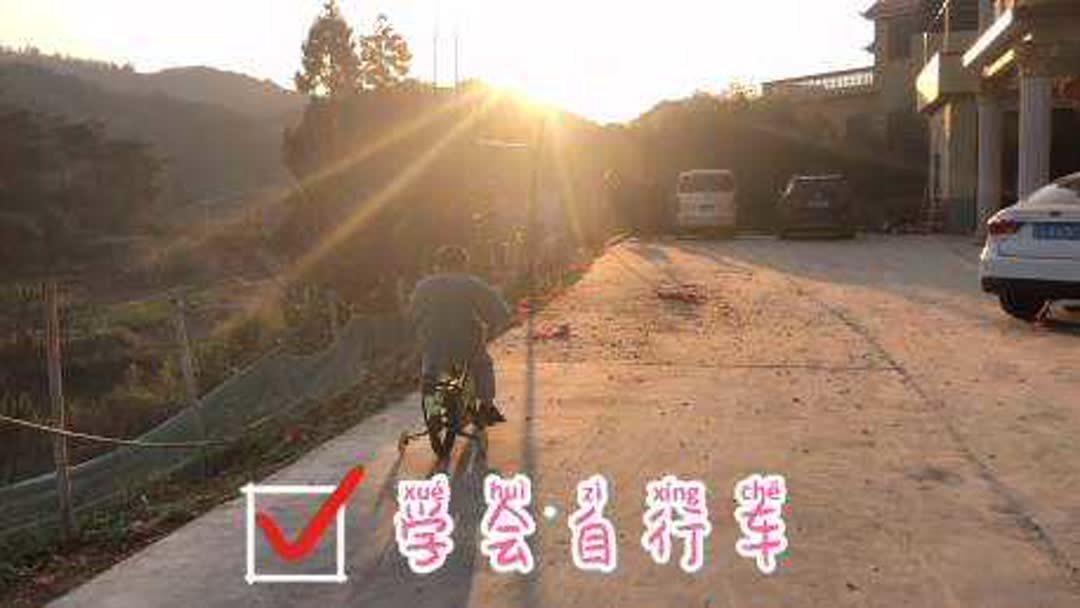 3岁孩子5分钟学会自行车,越早越学越好,你看这平衡度