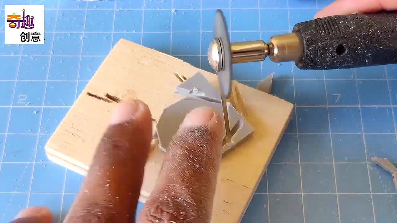 使用铜丝缠绕有刷电机