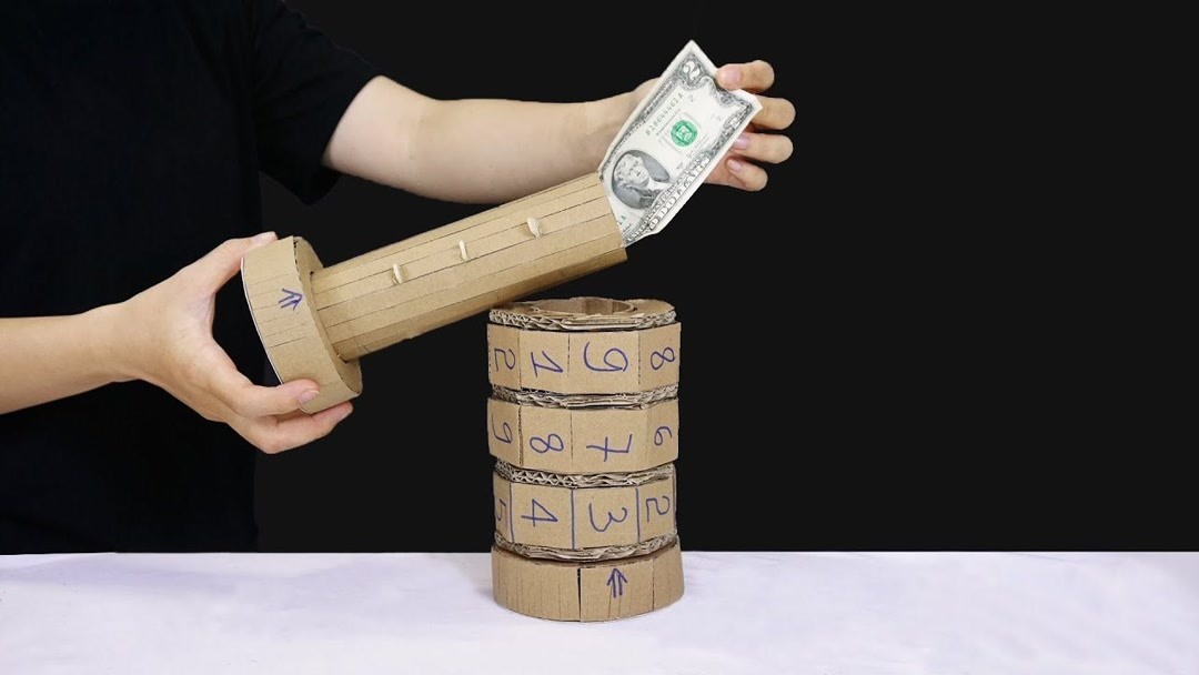 用纸板制作的密码锁保险箱,看几遍都没明白,密码究竟如何来设置