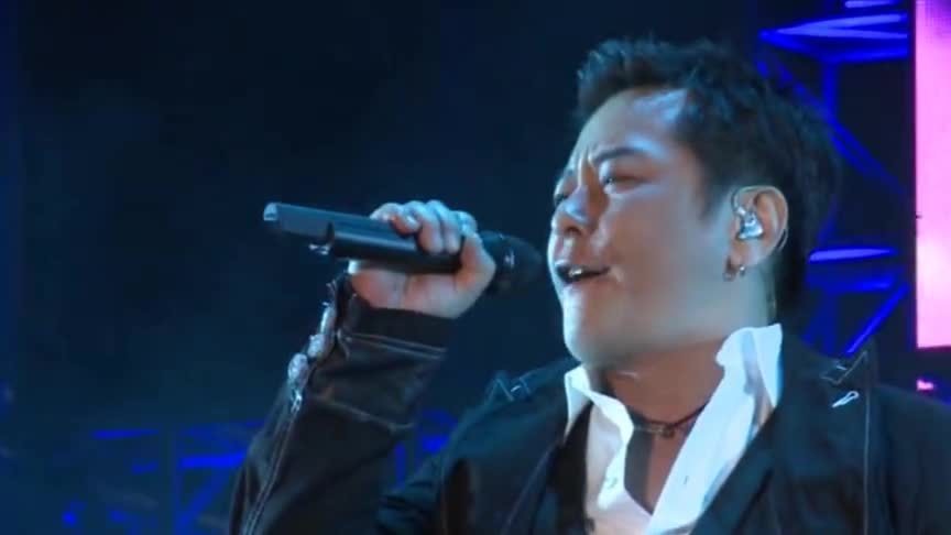 王杰复出开演唱会?昔日被毒哑嗓子坏掉头发掉光