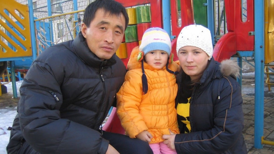 远近闻名的“光棍村”,一下多出许多俄罗斯媳妇,让隔壁村都眼红