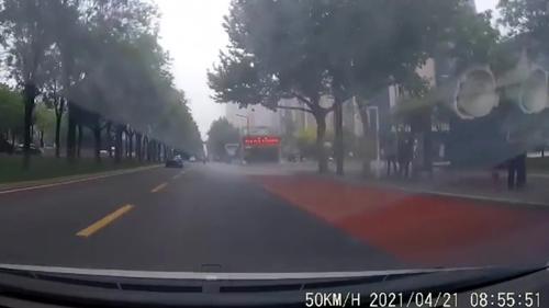 行车记录仪:视频车司机的水平,青铜都算高了吧!