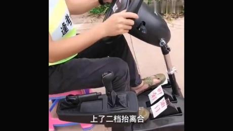 科目三:加减档怎么操作,教练教你油门离合怎么配合!