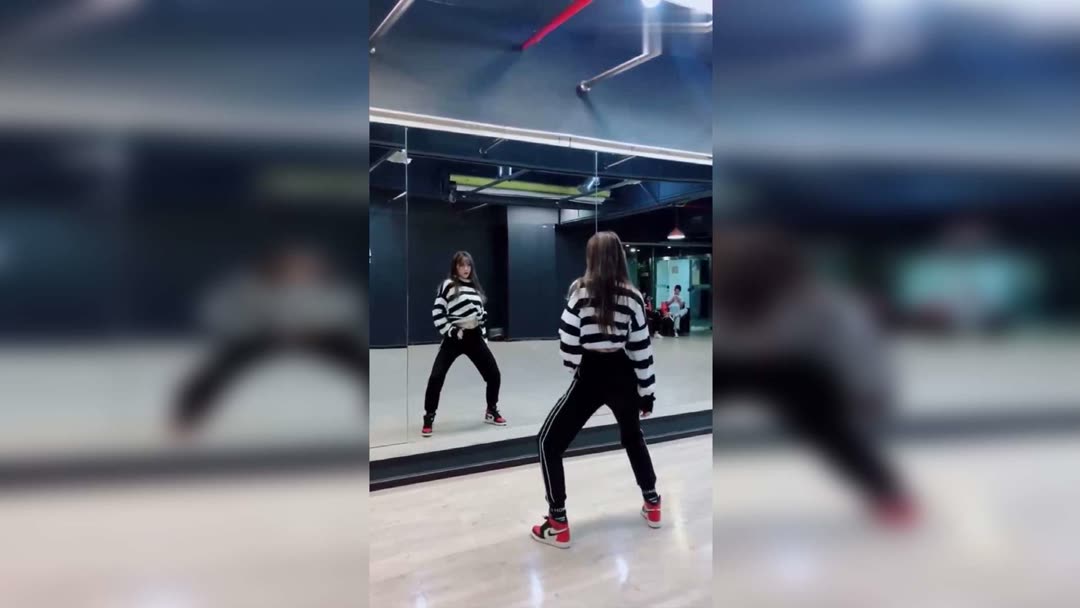 现代时尚舞蹈《不潮不用花钱》舞蹈教学 动作分解,霸气的舞蹈!