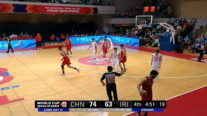 中国男篮VS伊朗决战时刻!乔帅祭出三后卫!赵继伟吴前收割比赛