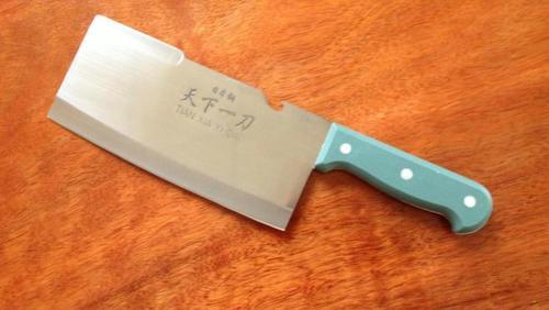 菜刀变钝了别乱磨!教你正确的磨刀方式,切菜又快又好用,快试试