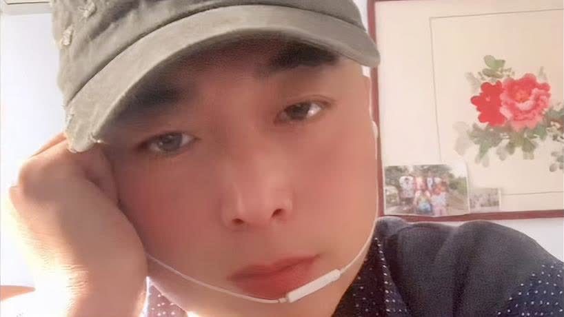 从来不敢仔细看你,我怕迷失我自己,越到最后越伤感