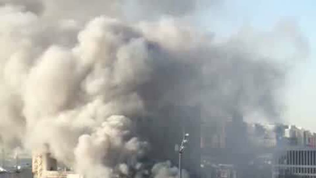 北京交通大学实验室起火 浓烟弥漫