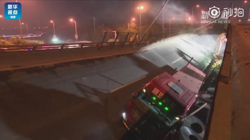 【视频|无锡高架桥侧翻事故致3人死亡】10日发生的江苏无锡高架桥...