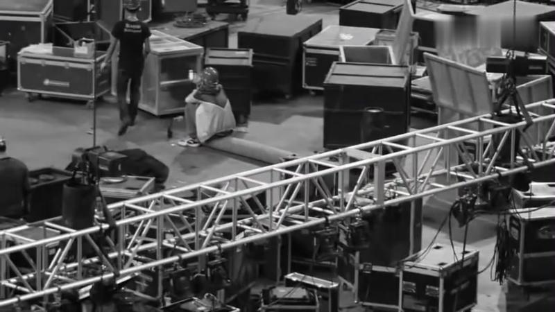 许巍此时此刻2015演唱会13.5许巍对音乐及演唱会的访谈阐述4