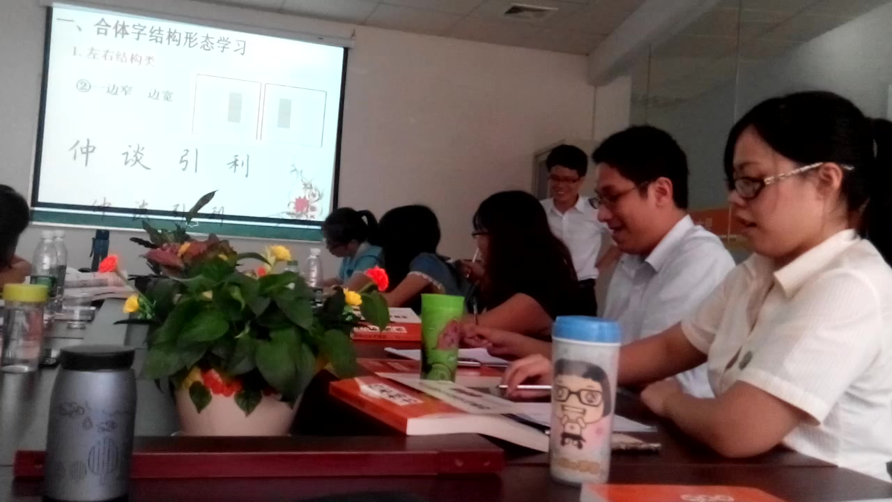 小发哥老师广东佛山顺德连续7天钢笔字特训,学员们写到手指都感觉...