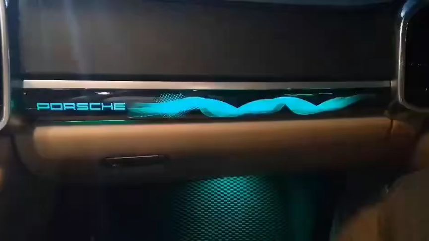 保时捷卡宴订制3D氛围灯