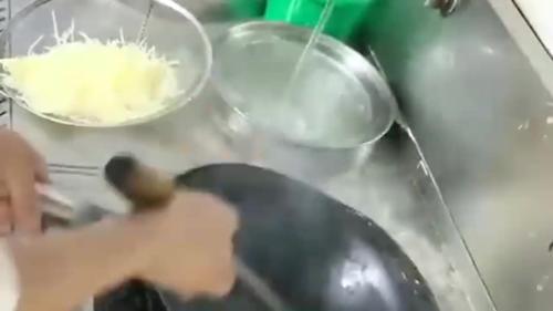 大厨做的土豆丝,速度要快,长见识了