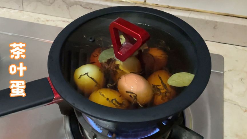 【vlog】丹妹的小生活,下班吃昨天打包的剩菜,还自制茶叶蛋!