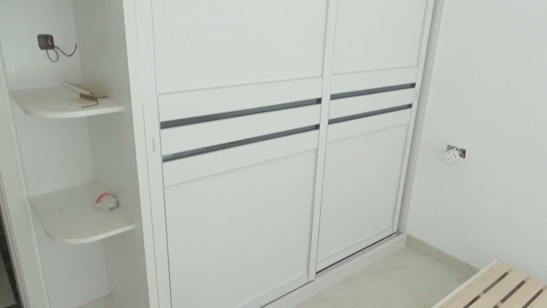 两个衣柜门花了1600元,看看这效果怎么样?