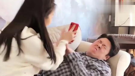 闺女巧妙套路来刷脸支付