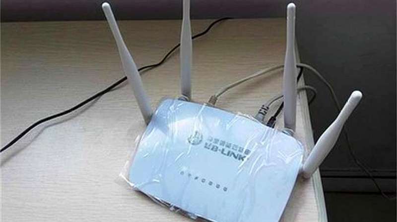 路由器上放一张纸,家里无线信号轻松增强,早些知道就好了